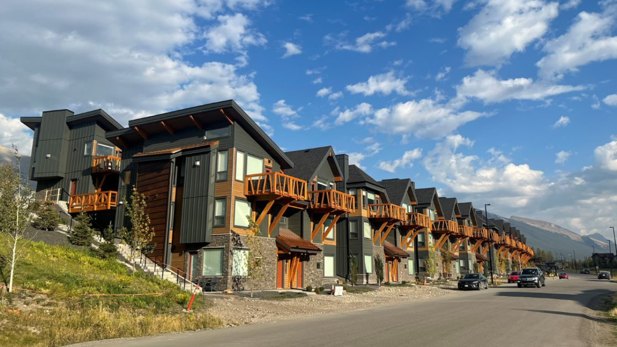 The Slopes at Stewart Creek, Canmore - Ashton Construction Services ...